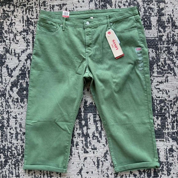Levi's | Pants & Jumpsuits | Nwt Levis Shaping Capris Size 22w In Green ...